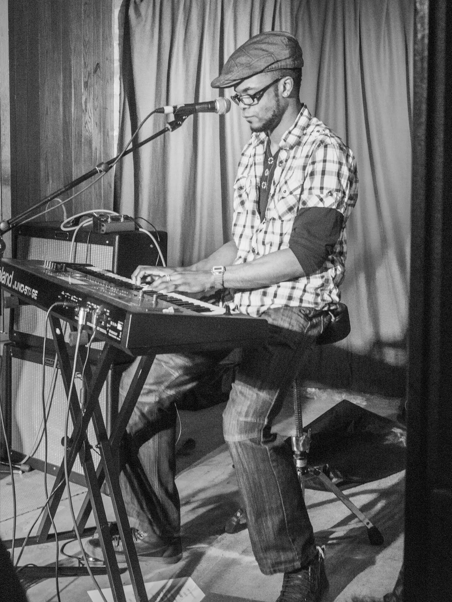 Tom Gee Band | Tolu Ajayi - Tom Gee Band